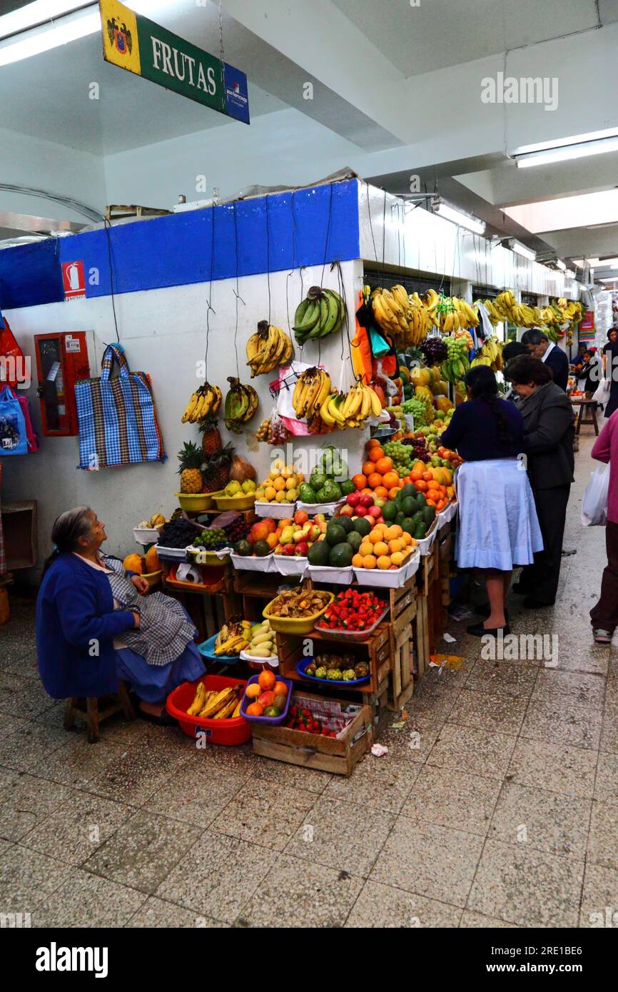Fruit stall in La Aurora market, Av Emancipación, central Lima, Peru ...