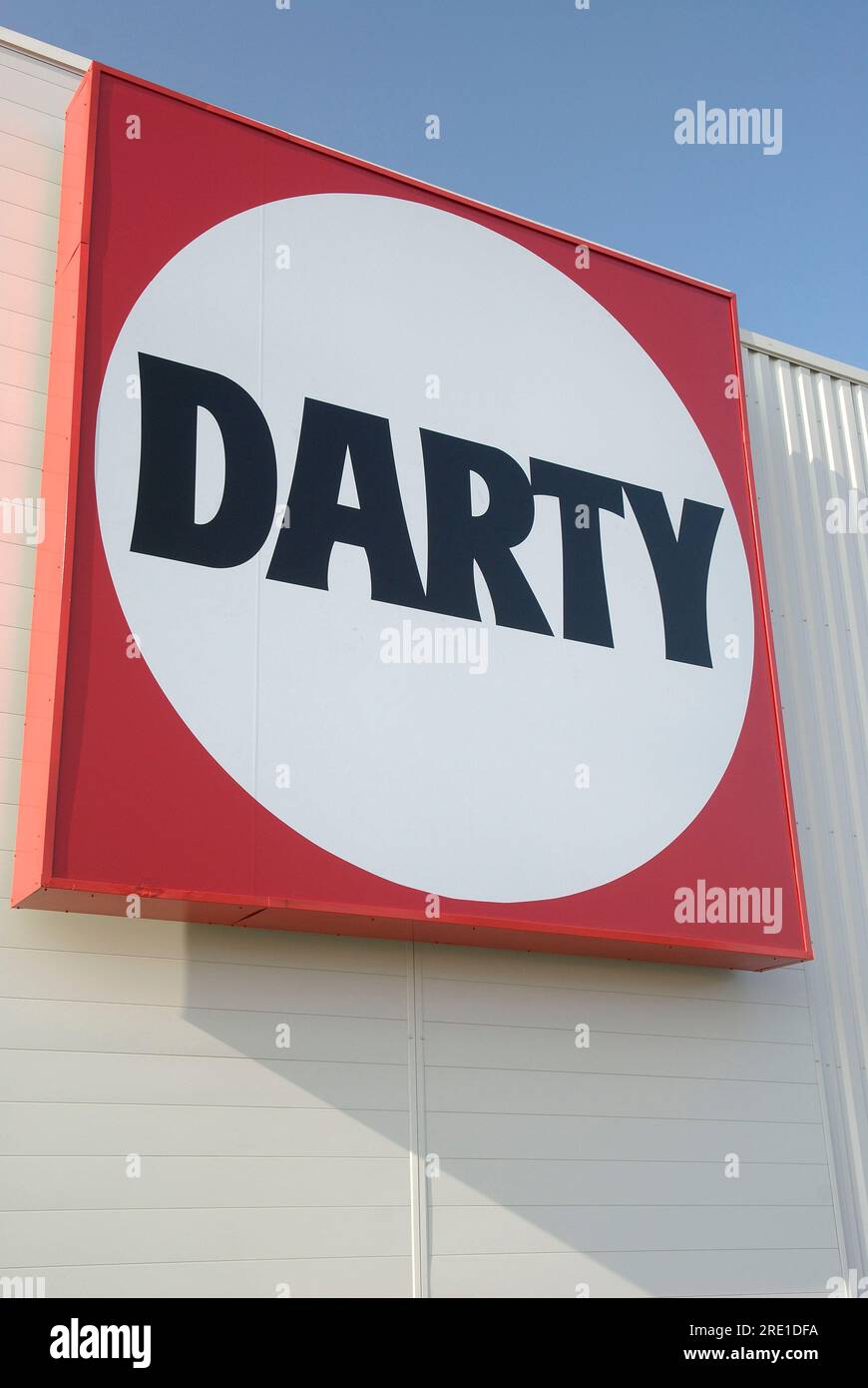 Darty logo. The Darty group specializes in household electrical ...