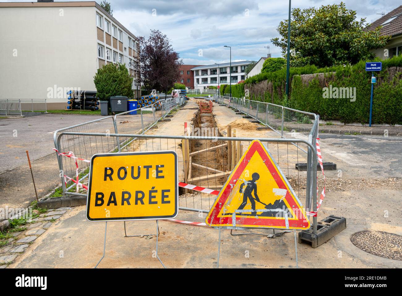 Underground water pipe signs hi-res stock photography and images - Alamy