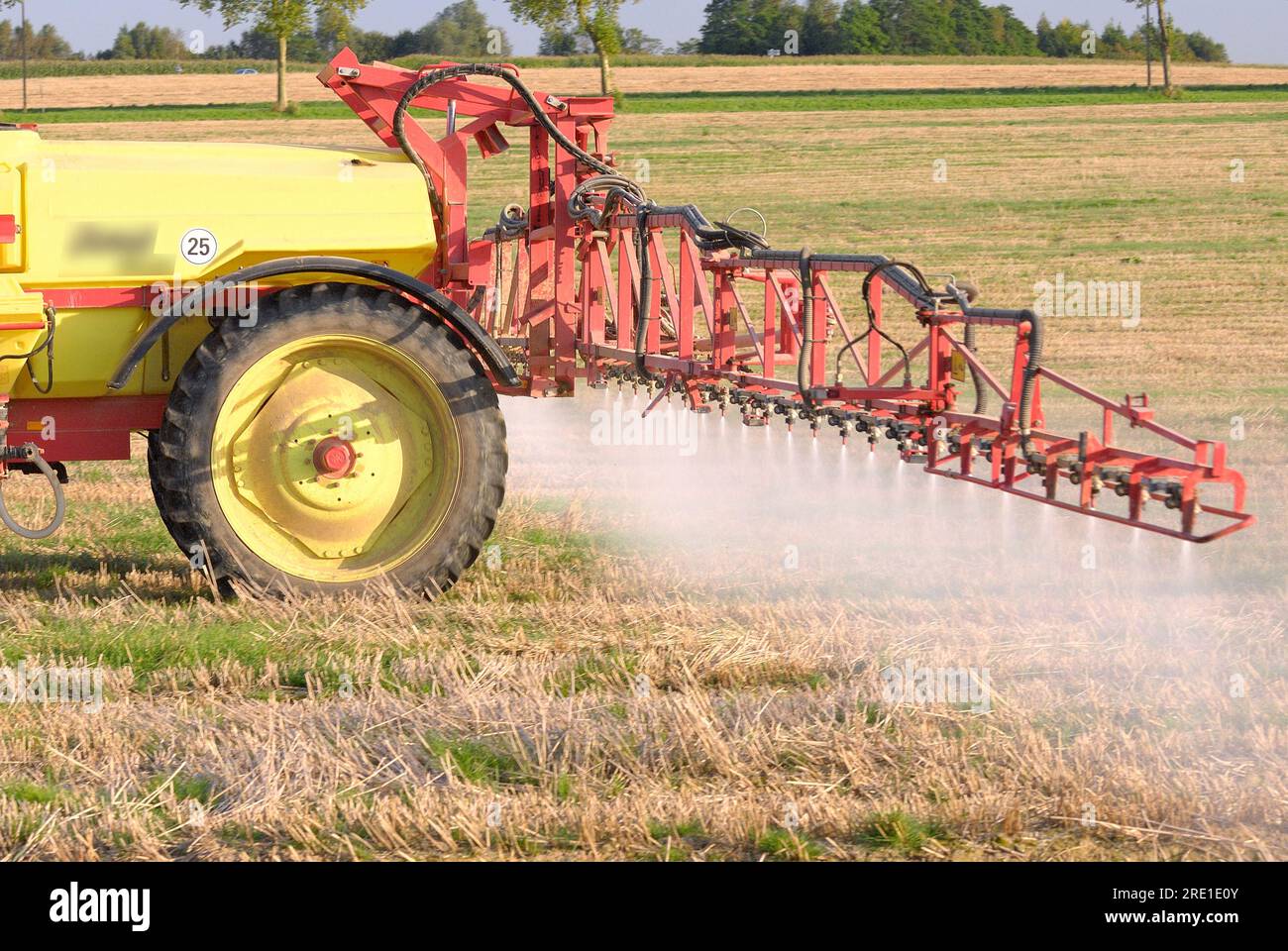 Phytosanitary treatment on an agricultural parcel, weed killer ...