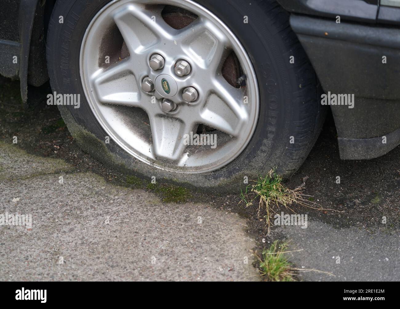Hamburg, Germany. 24th July, 2023. A flat tire on a Range Rover is ...