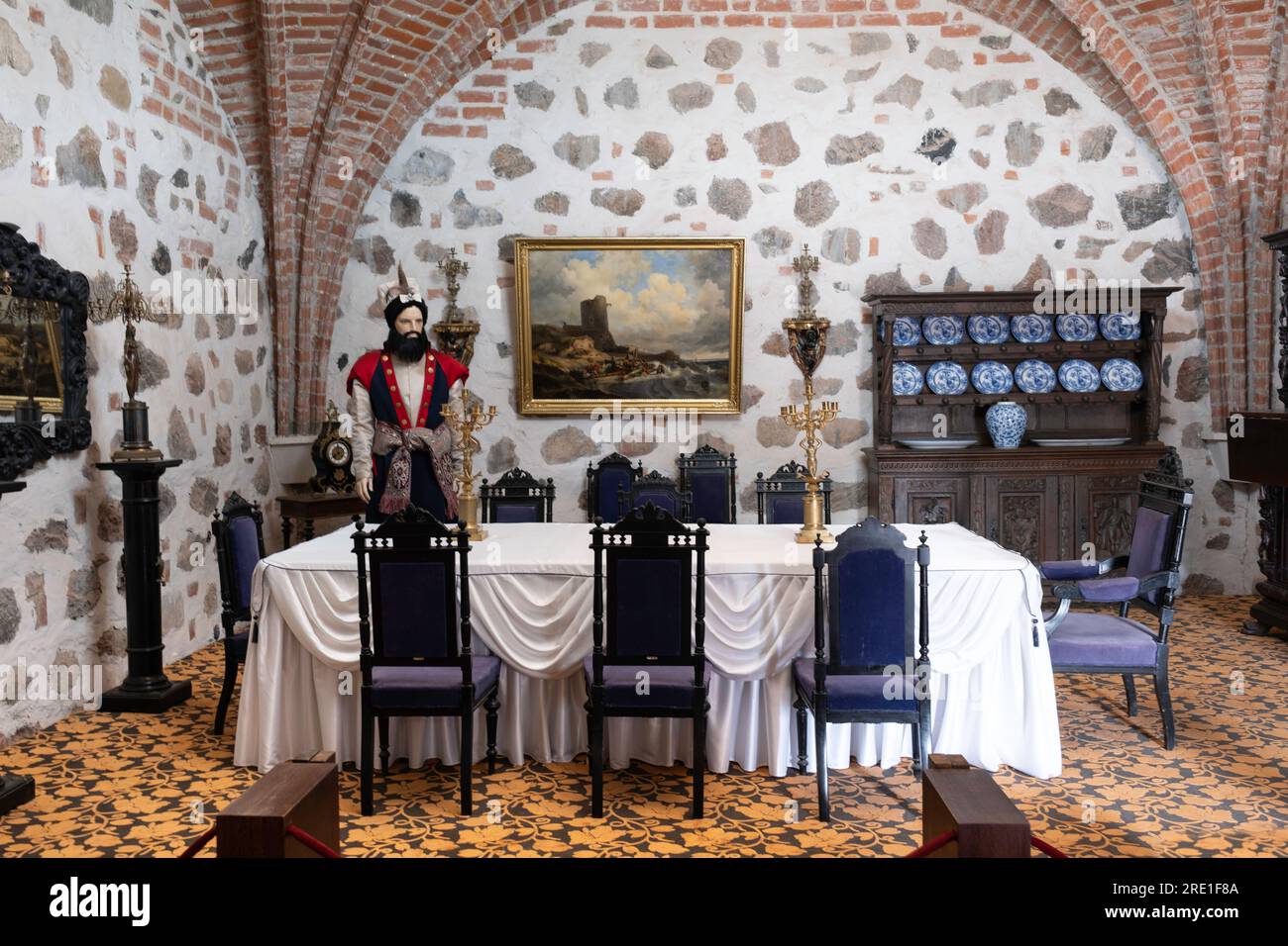 Medieval castle interior hi-res stock photography and images - Alamy
