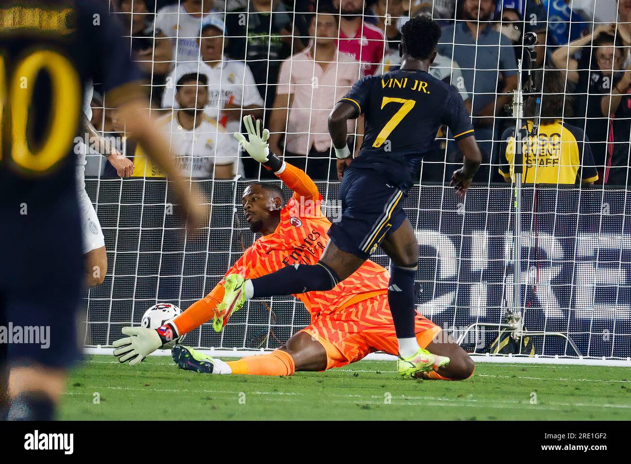 Goalkeeper mike maignan hi-res stock photography and images - Alamy