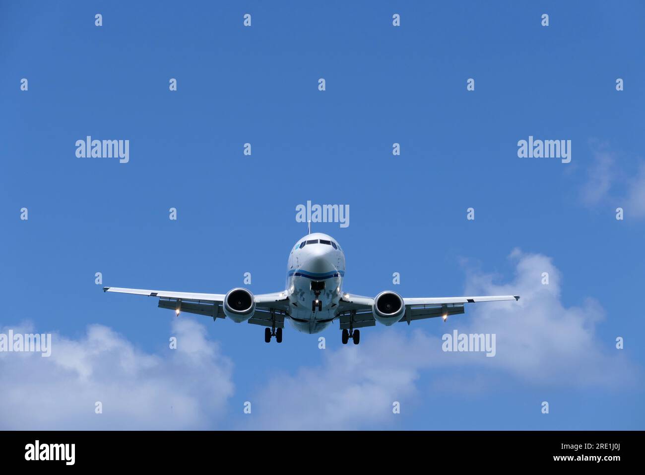 airplane in flight Stock Photo - Alamy