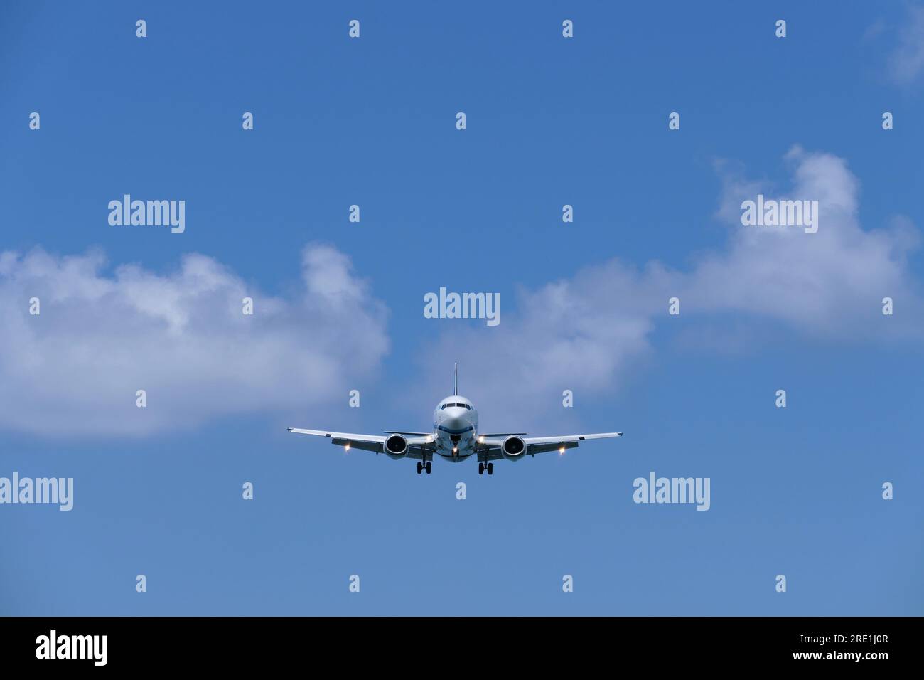 airplane in flight Stock Photo - Alamy