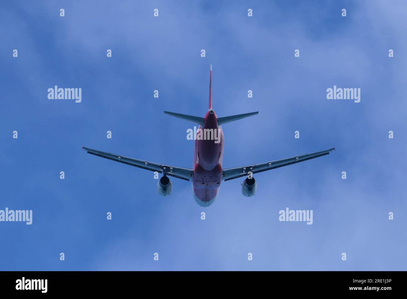 airplane in flight Stock Photo - Alamy