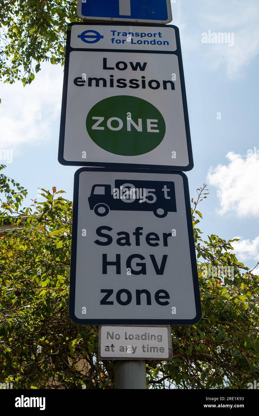 Uxbridge, UK. 20th July, 2023. An Low Emission Zone sign in Uxbridge ...