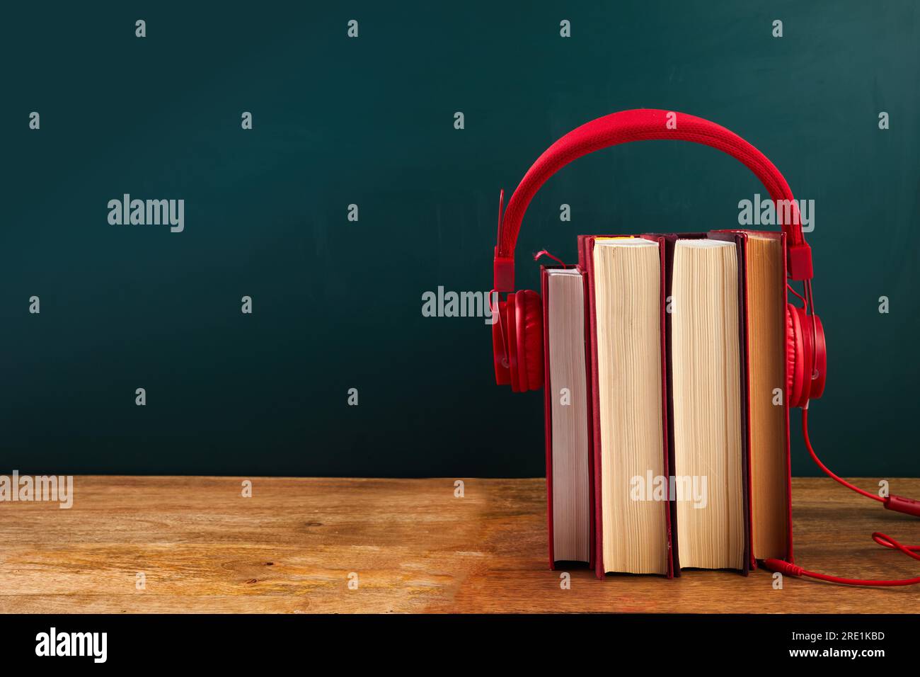 Reading with headphones hi-res stock photography and images - Alamy