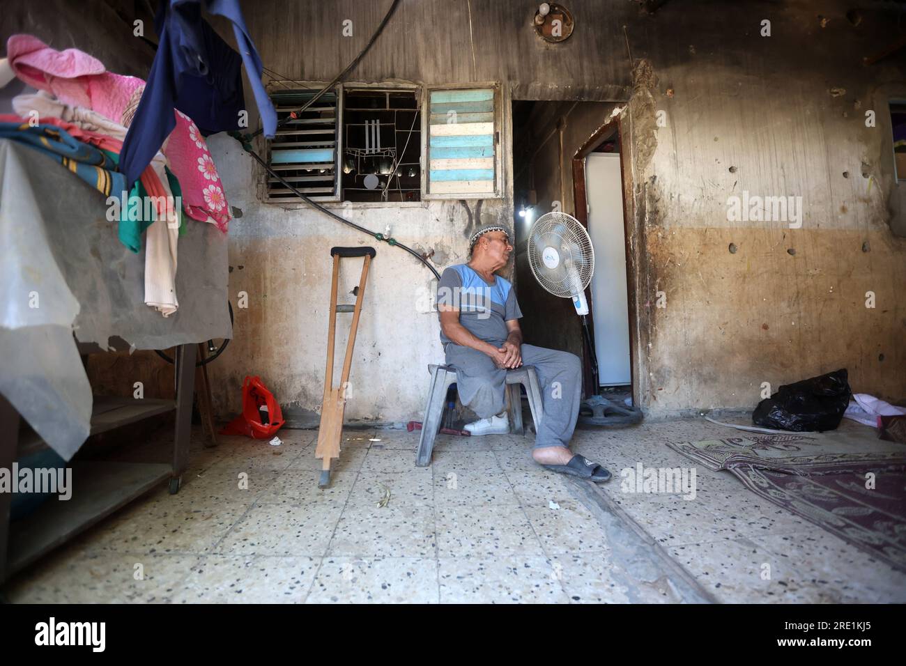 Palestinian amputee hi-res stock photography and images - Alamy