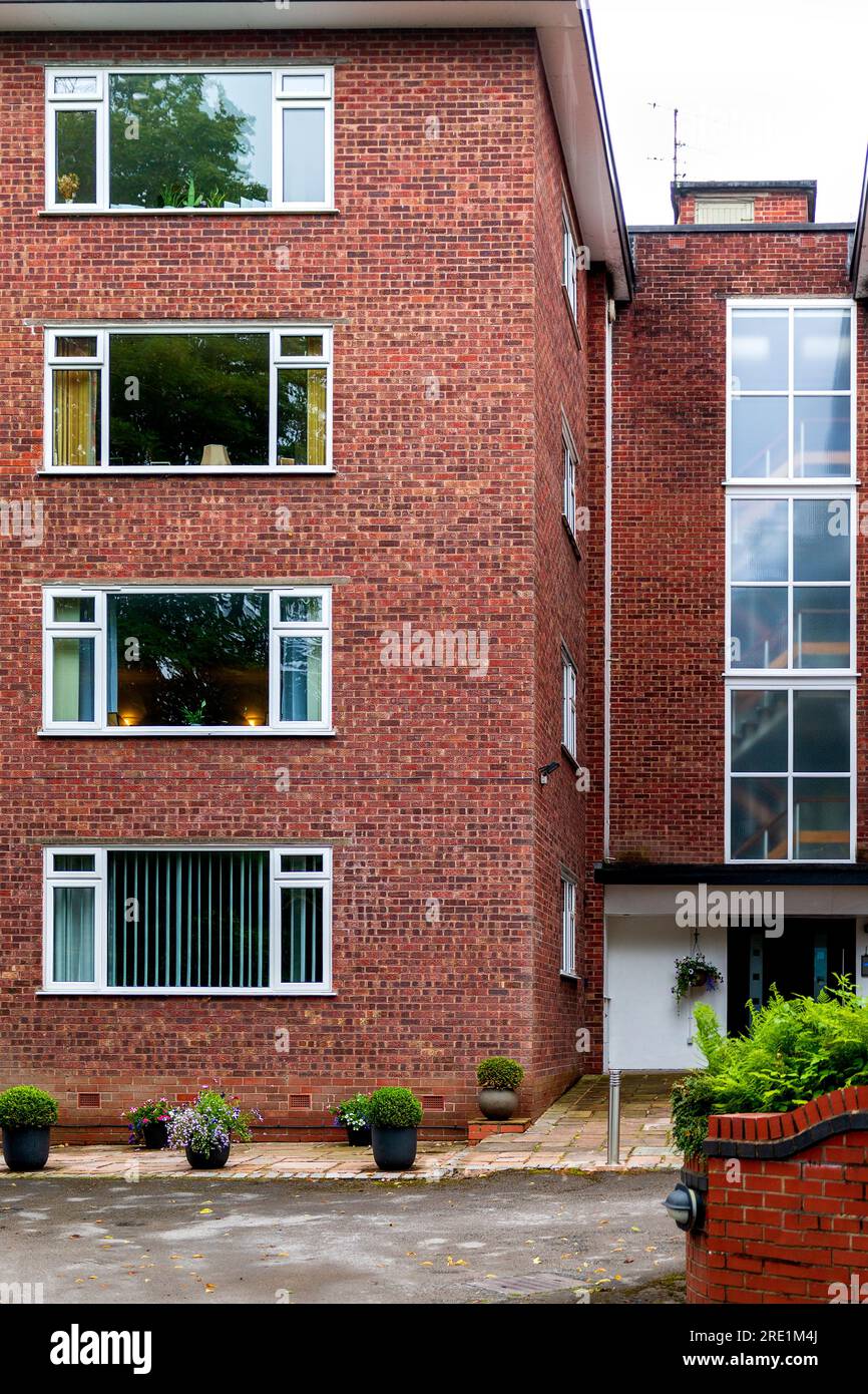 Vintage 70s Flat Roof House Styles