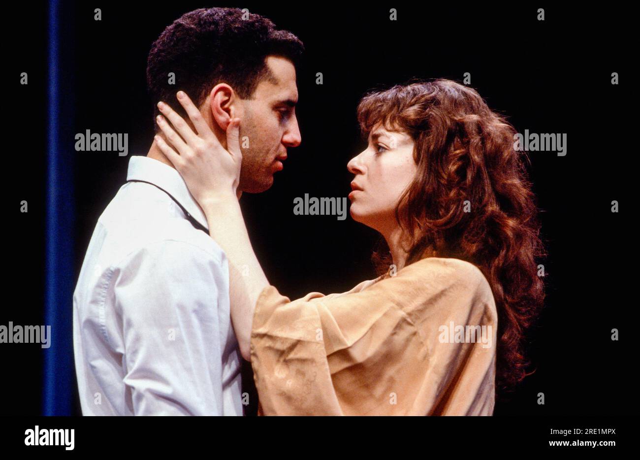 Elizabethan actor on stage hi-res stock photography and images - Alamy