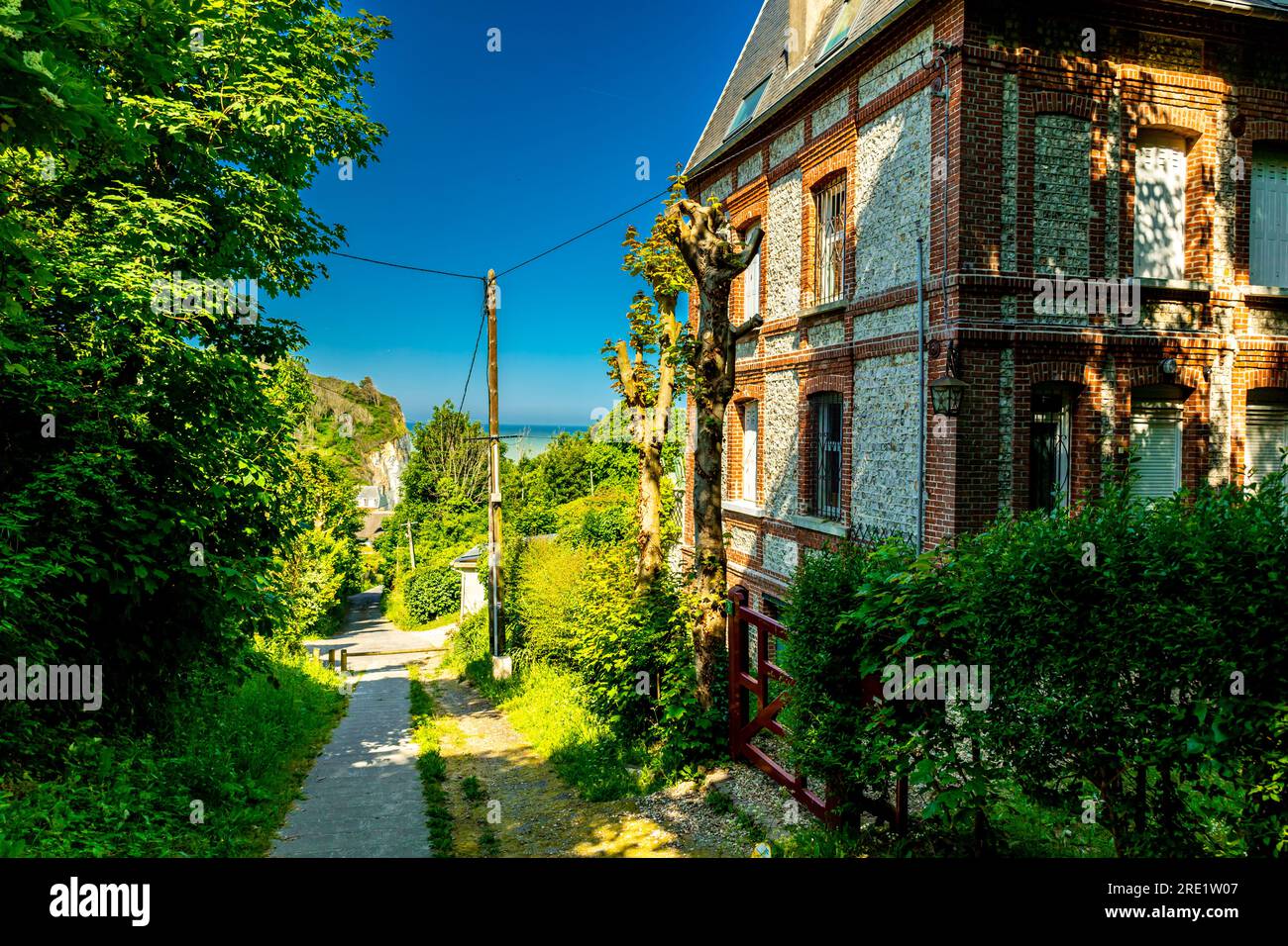 Etretat en normandie hi-res stock photography and images - Alamy