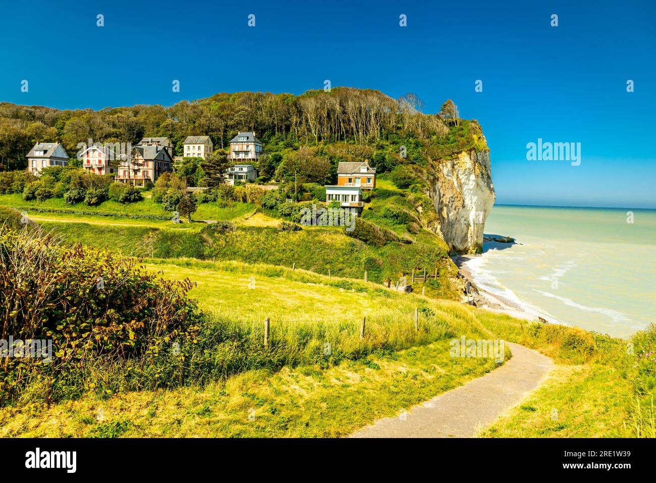 Beautiful discovery tour through the unique Normandy countryside ...