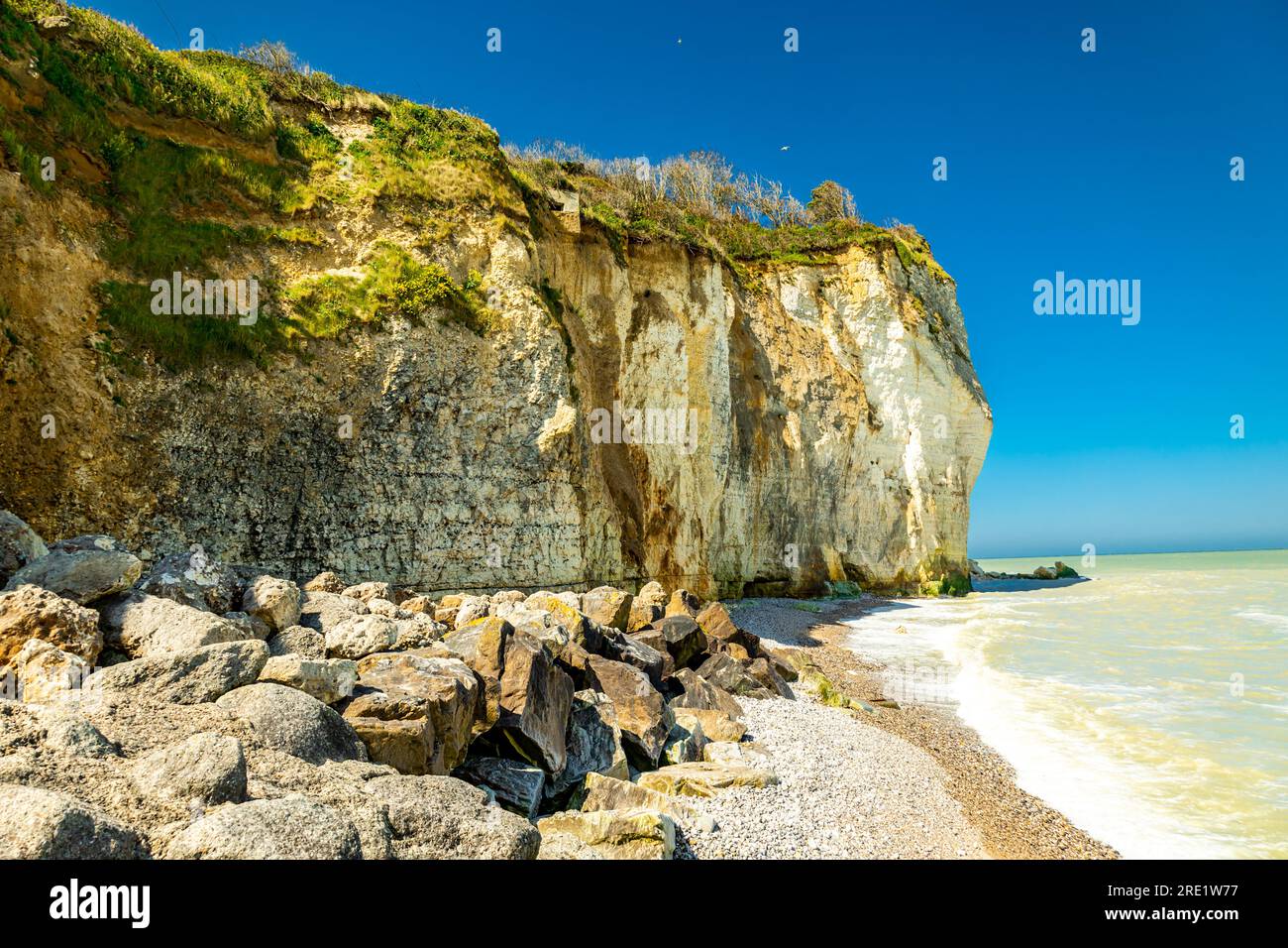 Etretat en normandie hi-res stock photography and images - Alamy