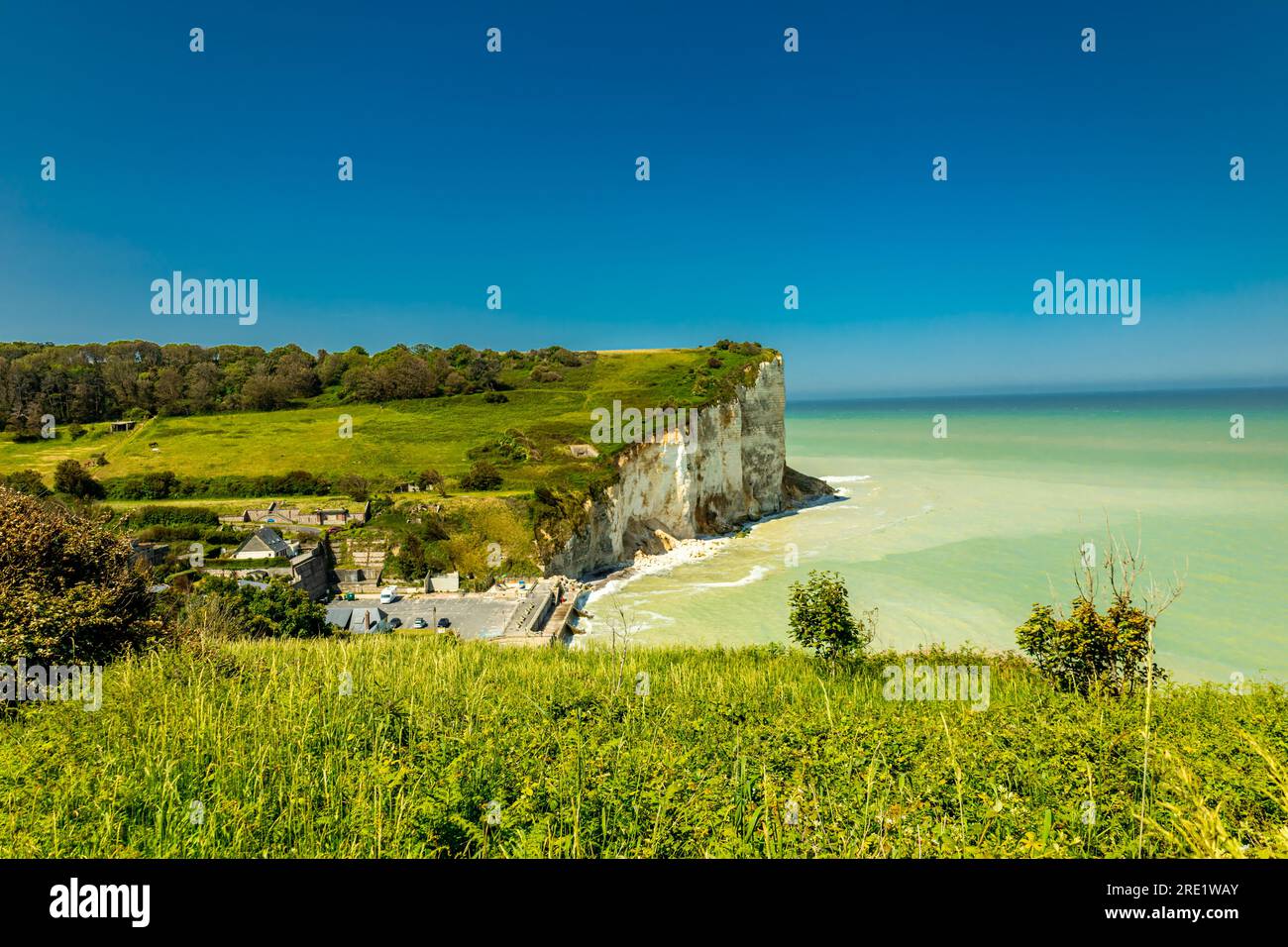 Etretat en normandie hi-res stock photography and images - Alamy