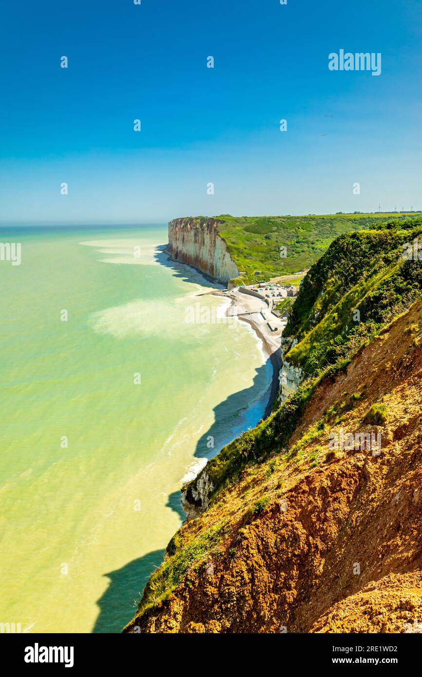 Etretat en normandie hi-res stock photography and images - Alamy