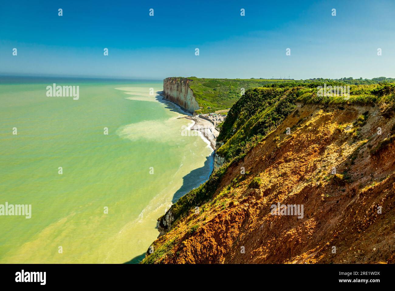Etretat en normandie hi-res stock photography and images - Alamy