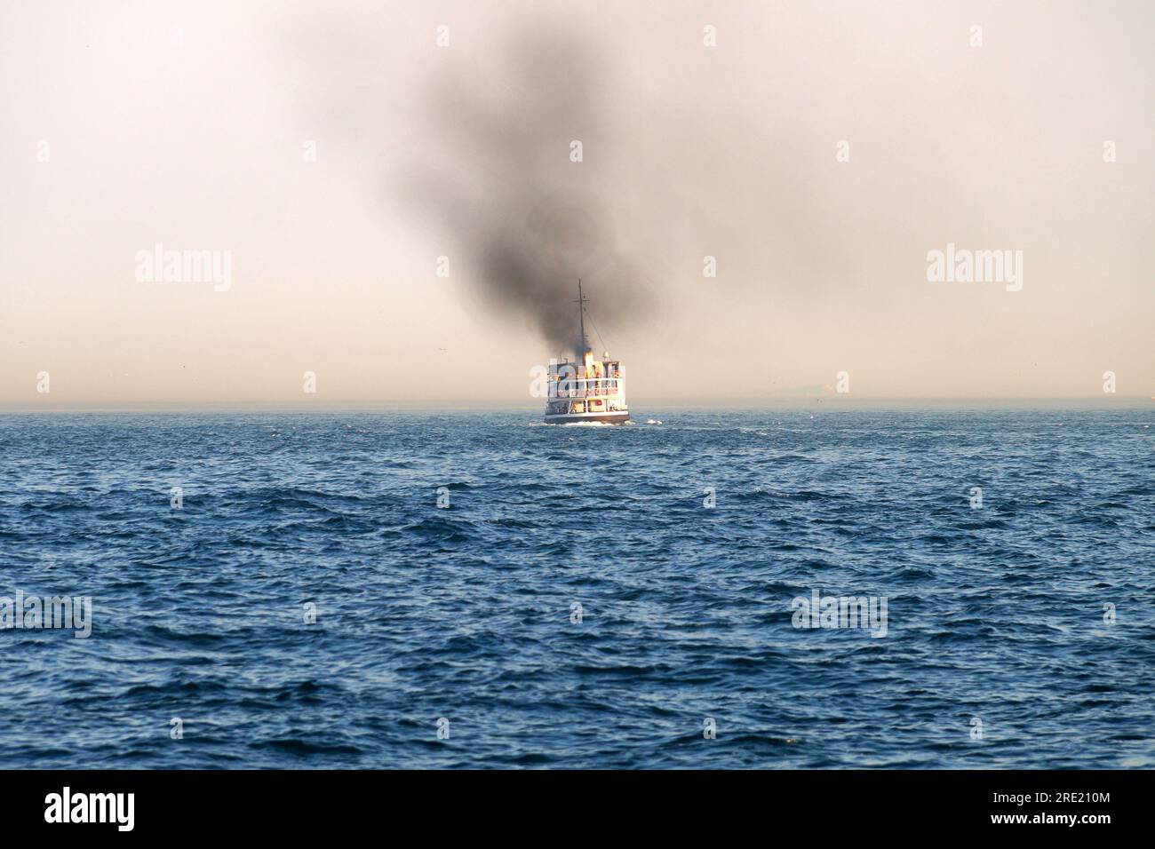 Air pollution cargo ship hi-res stock photography and images - Alamy