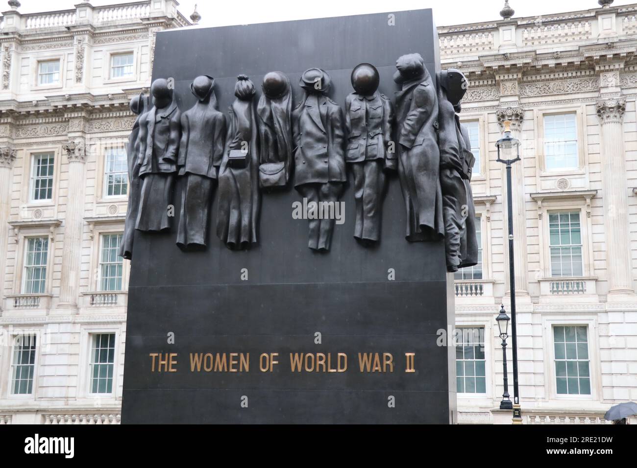 THE WOMEN OF WARLD WAR II WAR MEMORIAL SCULPTURE STATUE IN LONDON Stock ...