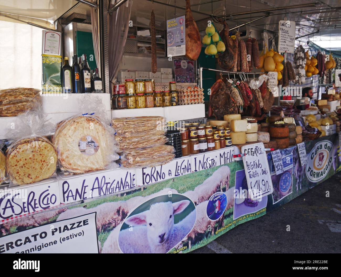 Street market in Palau, Sardinia, Italy Stock Photo - Alamy
