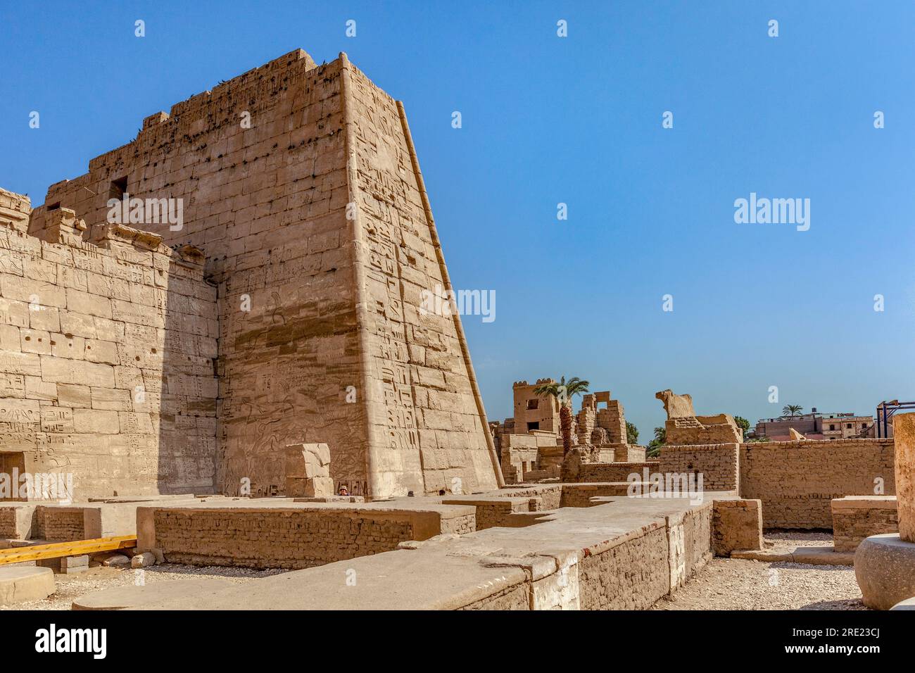 Mortuary Temple of Ramesses III, Medinet Habu Stock Photo - Alamy