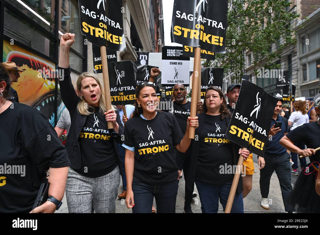 AFL-CIO President Liz Shuler and Alexandria Ocasio-Cortez join members ...