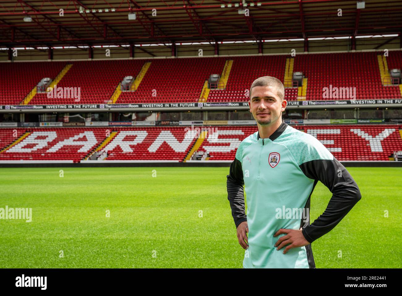 Max watters signs for barnsley hi-res stock photography and images - Alamy