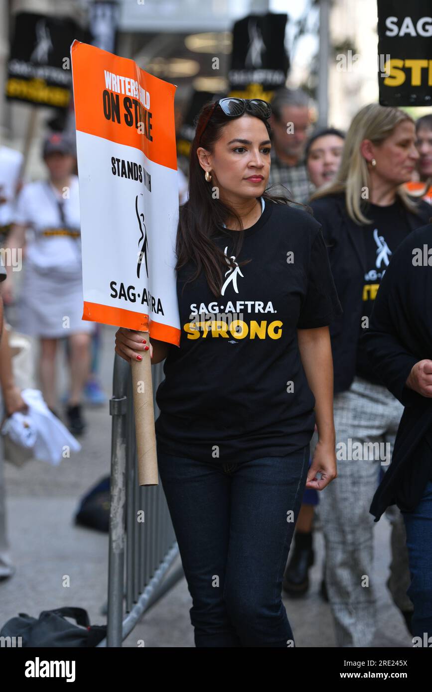 Alexandria Ocasio-Cortez joins members of the Screen Actors Guild as ...