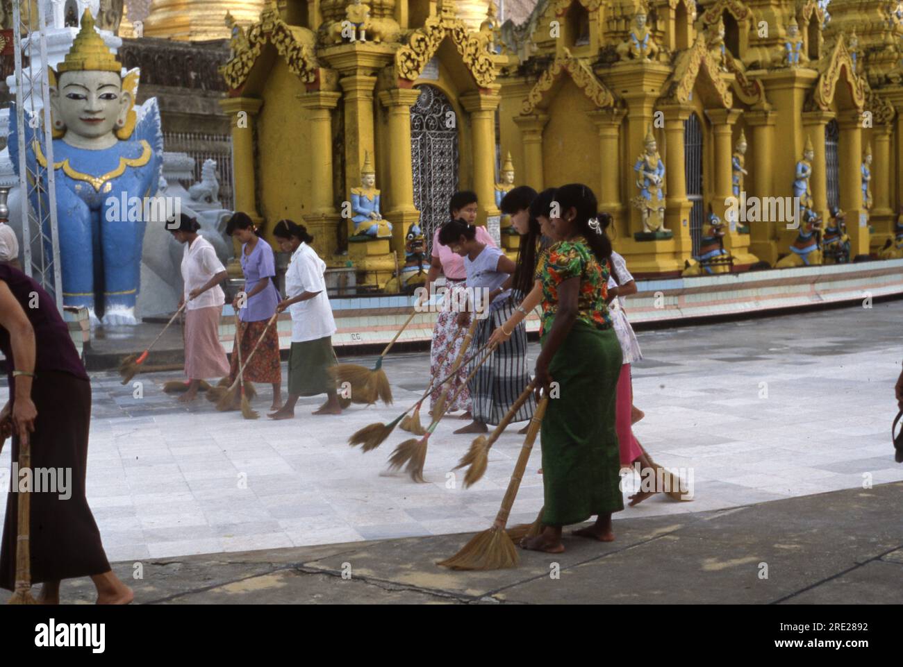 Images of Myanmar, Burma and Thailand from 1995 Stock Photo - Alamy