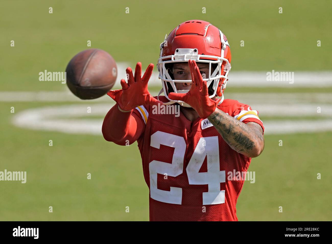 Kansas City Chiefs wide receiver Skyy Moore catches a ball during NFL ...