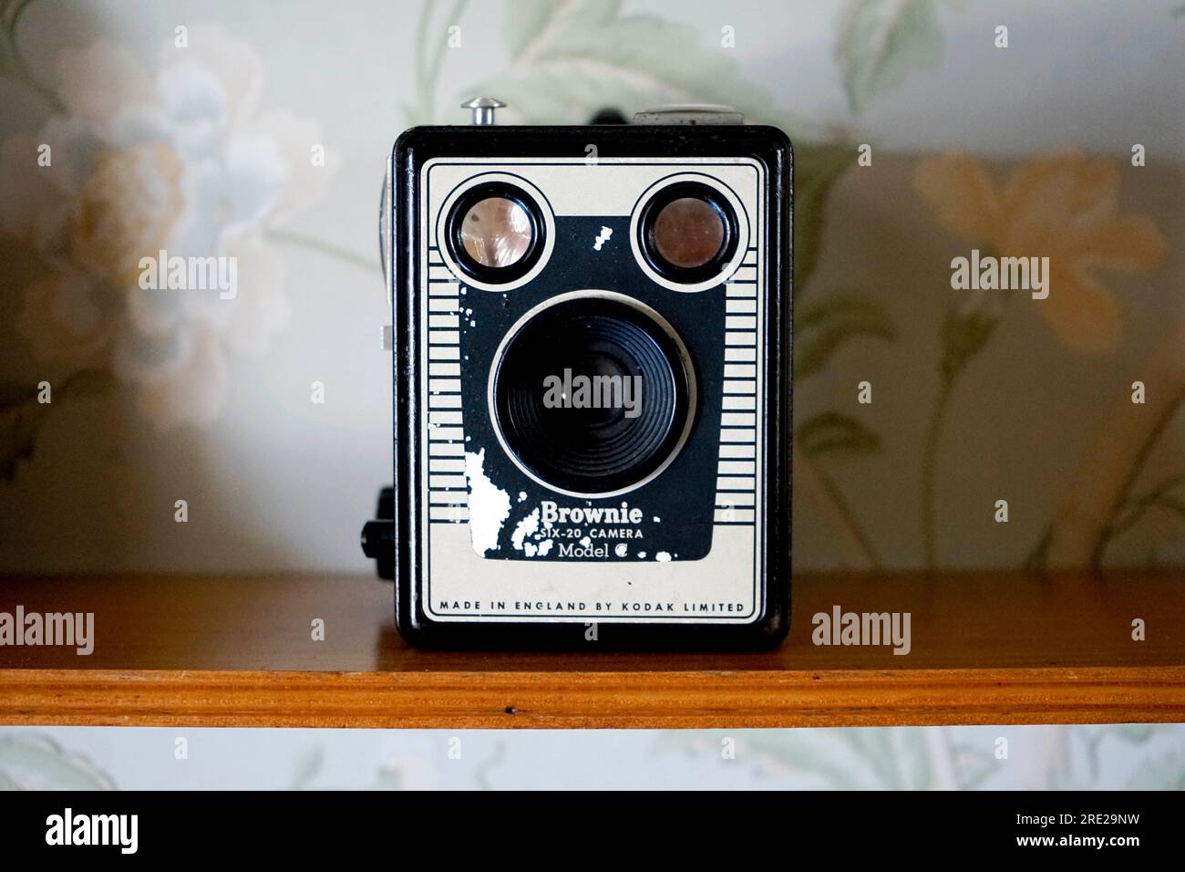 Box brownie camera hi-res stock photography and images - Alamy