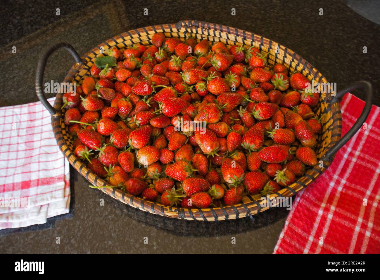 Fresh strawberries crop hi-res stock photography and images - Alamy