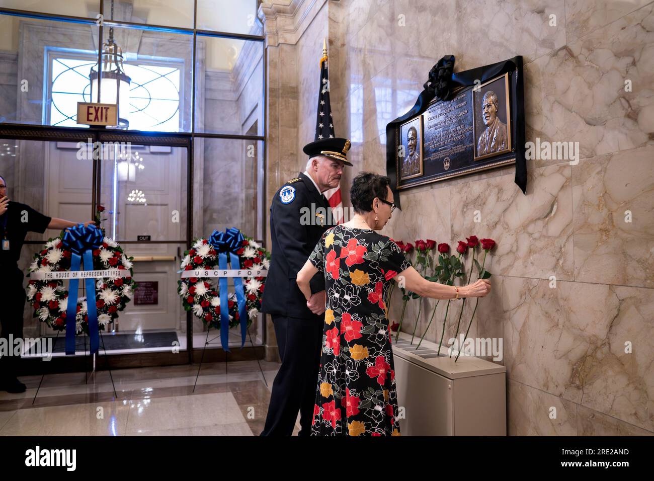 U.S. Capitol Police Chief Tom Manger, left, joins Wendy Wenling ...
