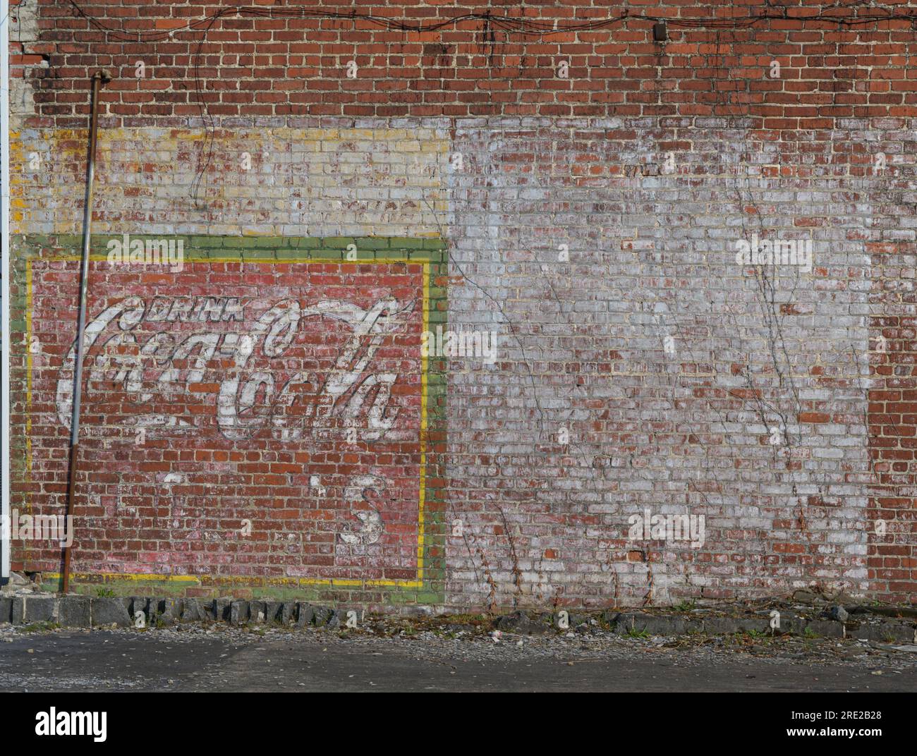 Faded coke sign hi-res stock photography and images - Alamy