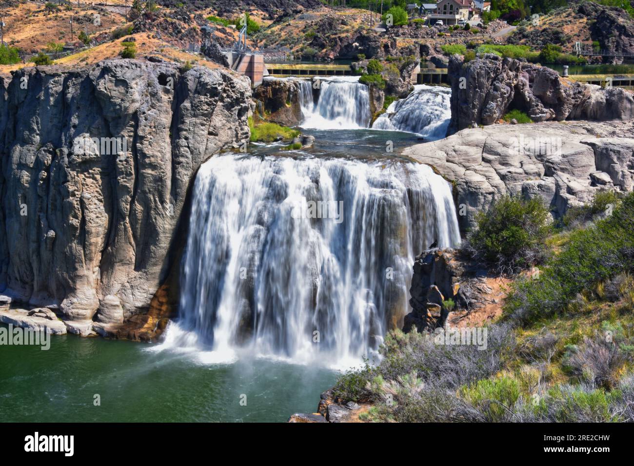 Shoshone Falls on the Snake River as viewed from the hiking trail. Twin ...