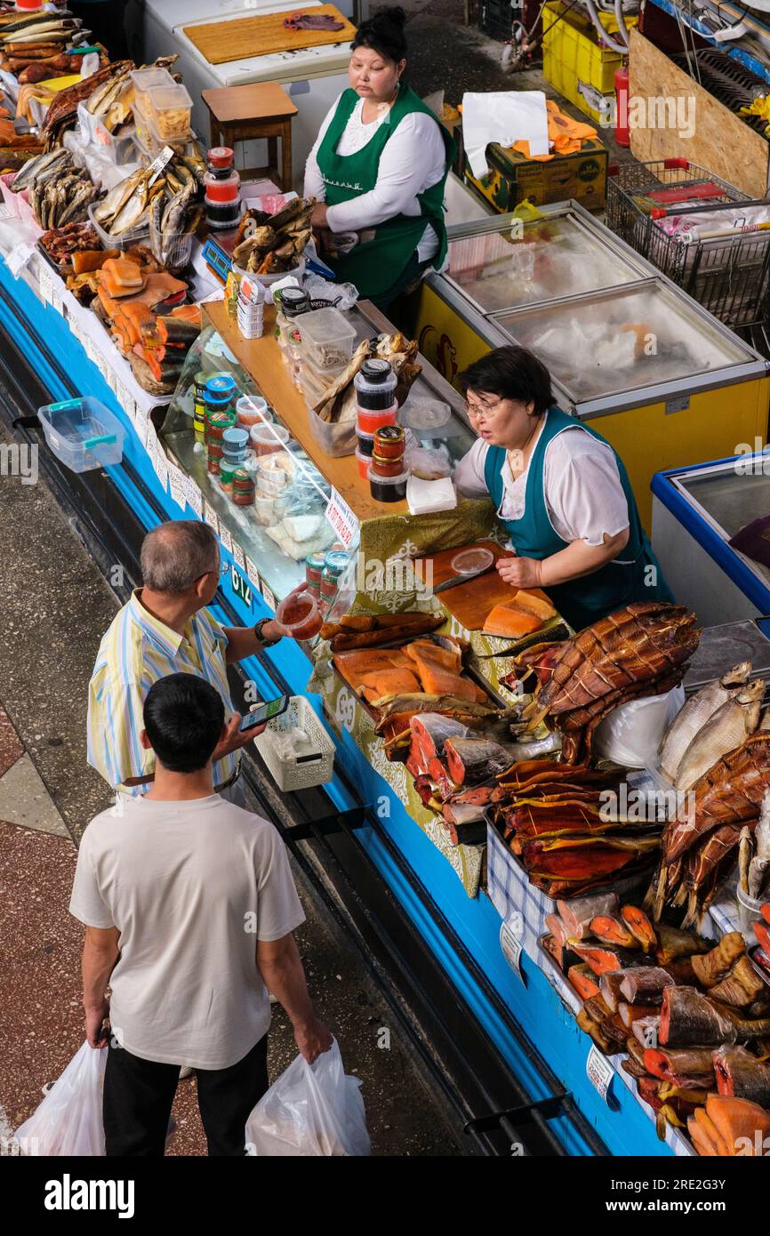 Kazakhstan, Almaty. Green Bazaar Seafood Vendors Stock Photo - Alamy