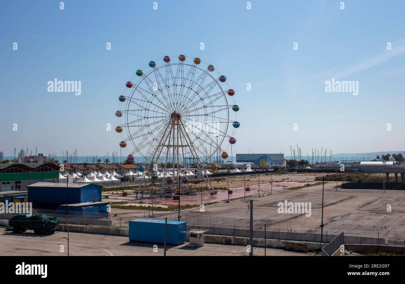 Amusement park vibe hi-res stock photography and images - Alamy