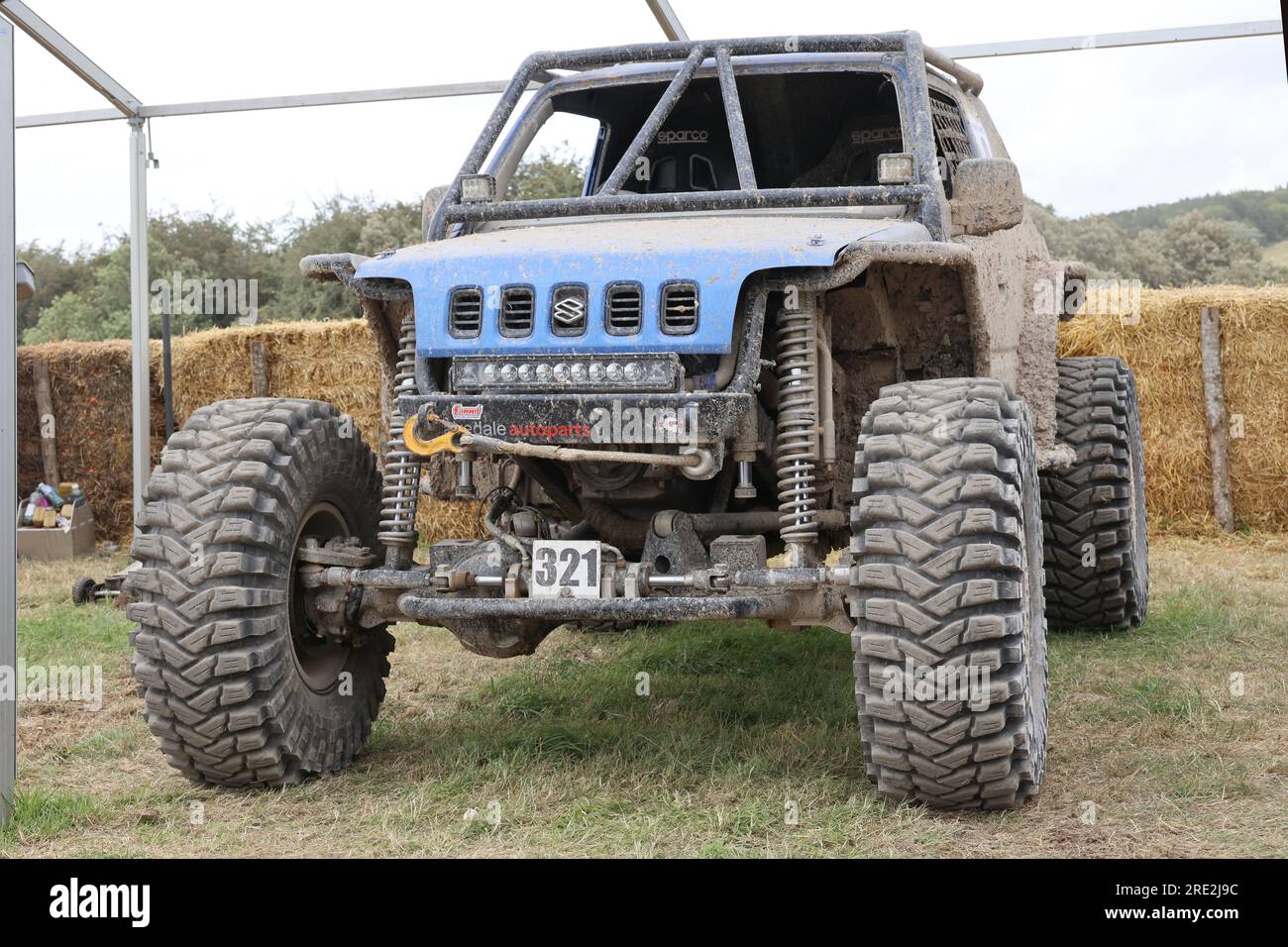 July 2023 - Off road racing hill rally 4x4's at the Goodwood Festival ...