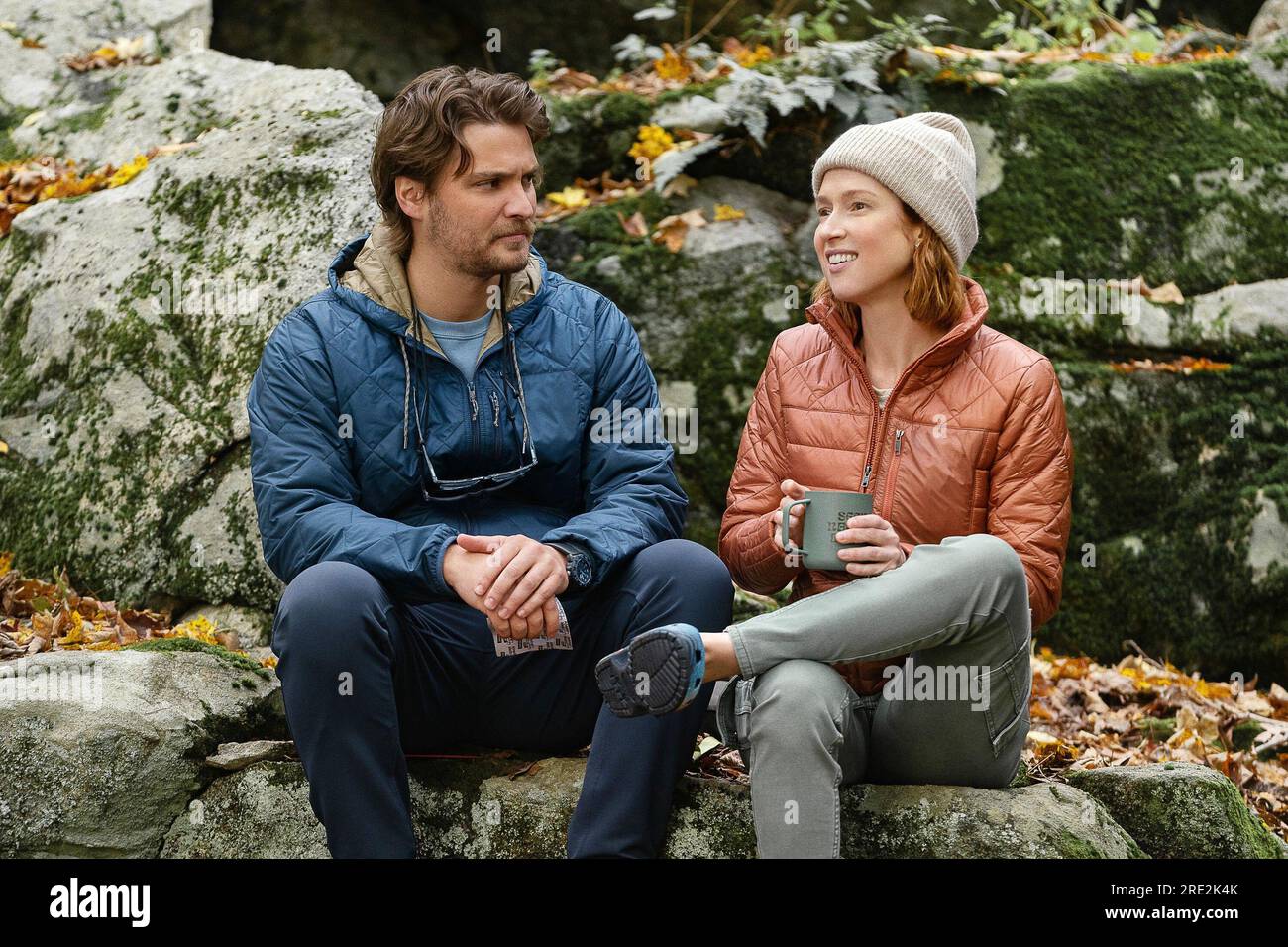 HAPPINESS FOR BEGINNERS, from left: Luke Grimes, Ellie Kemper, 2023. ph ...