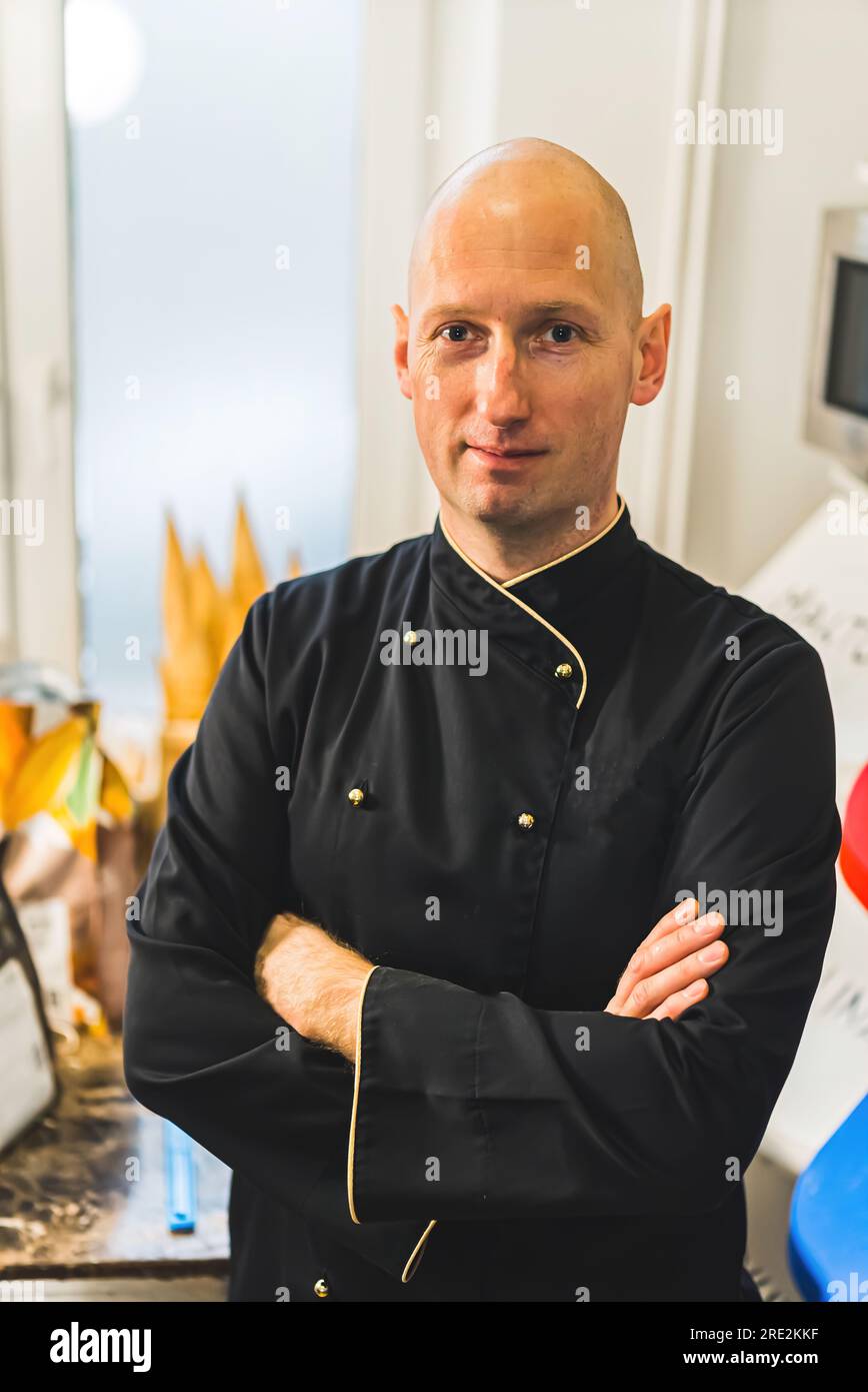 Profesional chef hi-res stock photography and images - Alamy