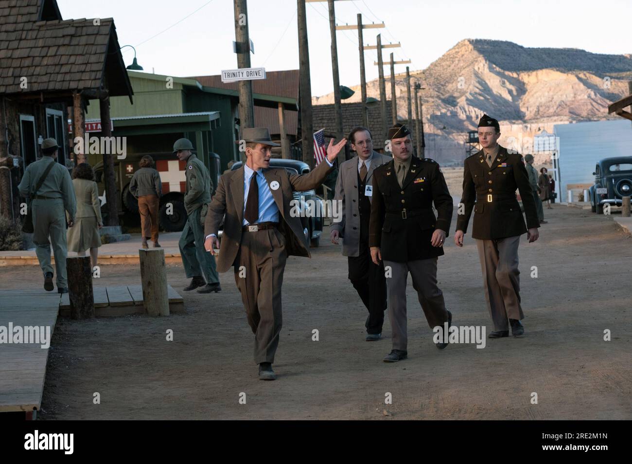 OPPENHEIMER, from left: Cillian Murphy as J. Robert Oppenheimer, Olli ...