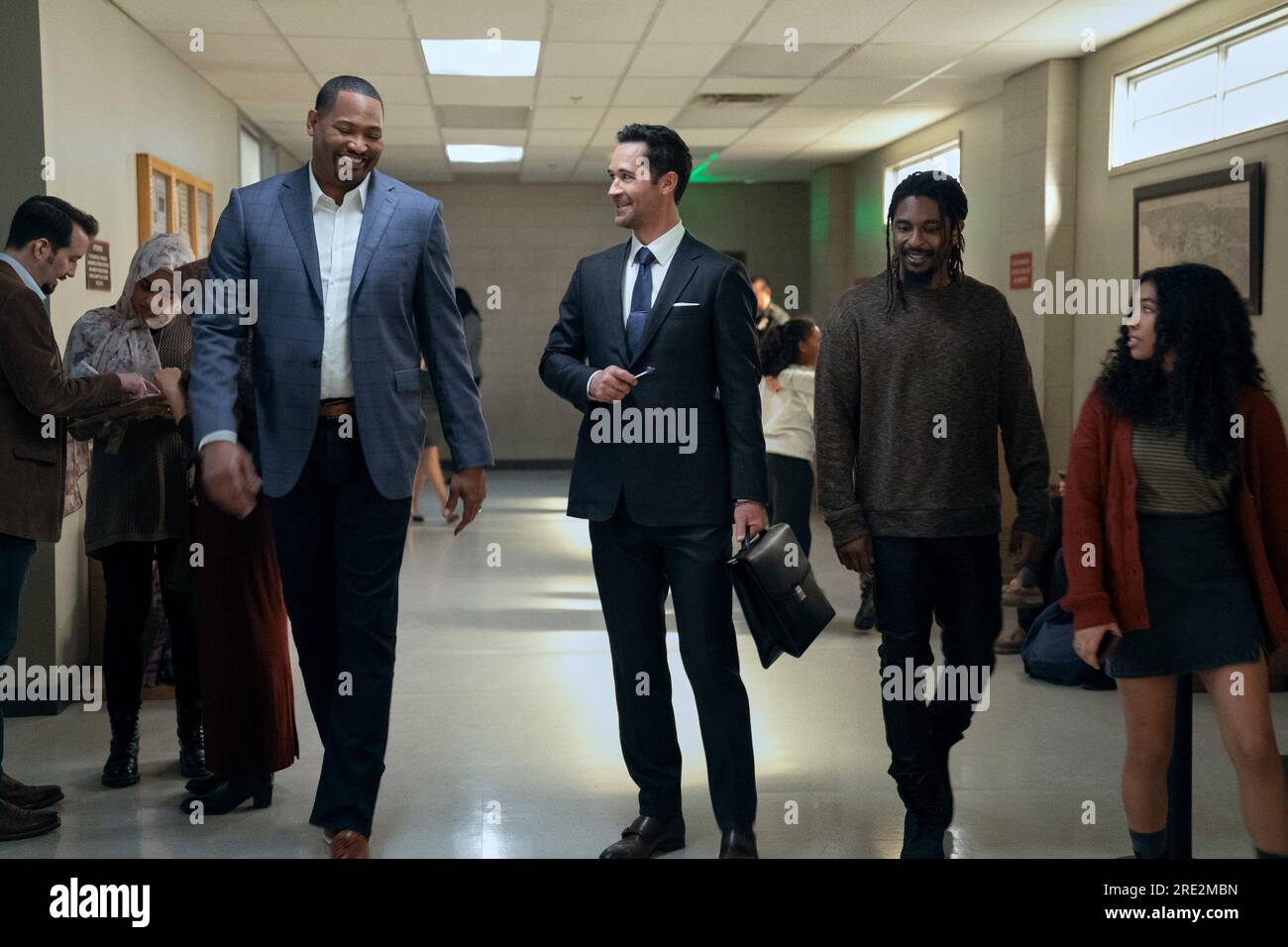 THE LINCOLN LAWYER, from left: Robert Horry, Manuel Garcia-Rulfo ...