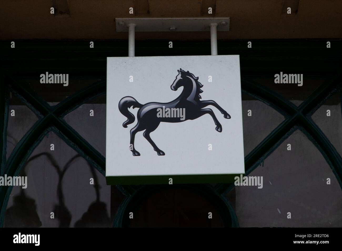 Lloyds Bank sign in Trowbridge, Whiltshire Stock Photo - Alamy