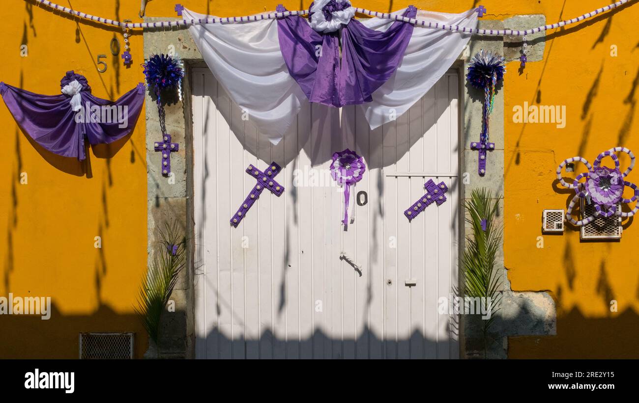 Easter decorations in the mythical Neighbourhood of Jalatlaco, Oaxaca ...