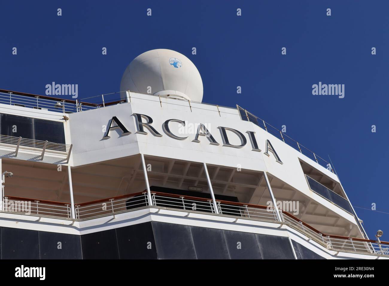P&O Arcadia’s midship segment with its external kinked black glass lift ...