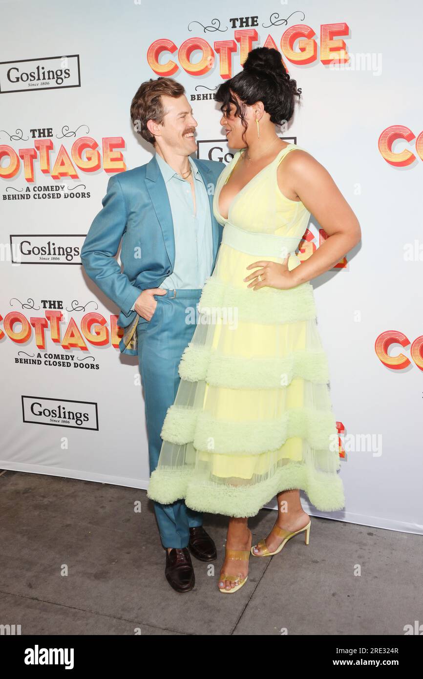 New York, United States. 24th July, 2023. Alex Moffat and Lilli Cooper ...