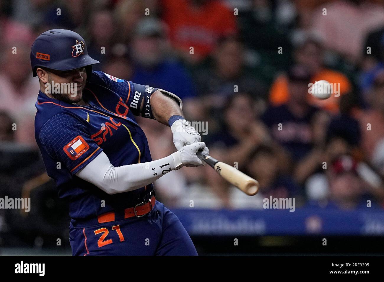 Houston Astros designated hitter Yainer Diaz ties a baseball game with ...