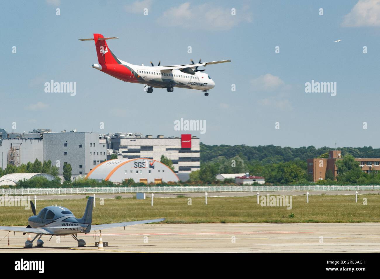 Airconnect aircraft hi-res stock photography and images - Alamy