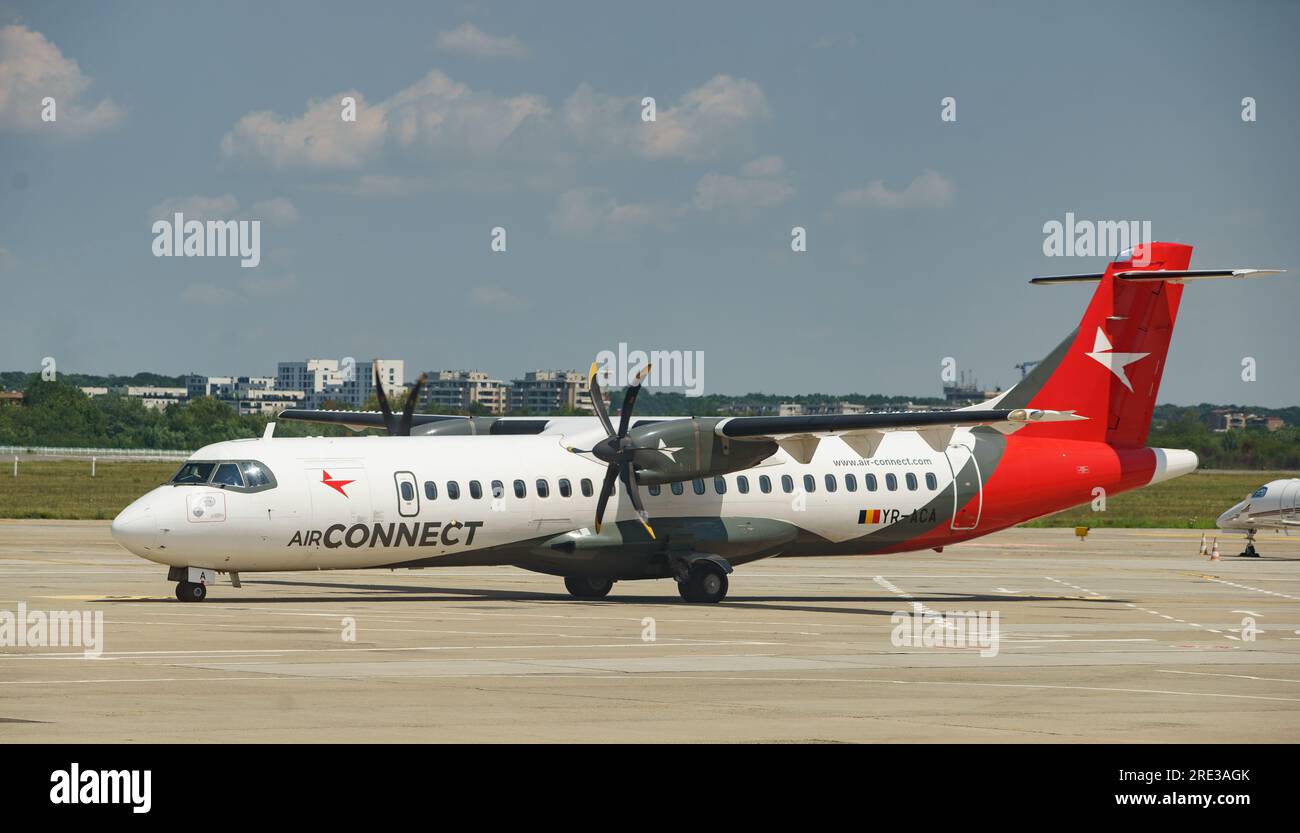 Airconnect aircraft hi-res stock photography and images - Alamy