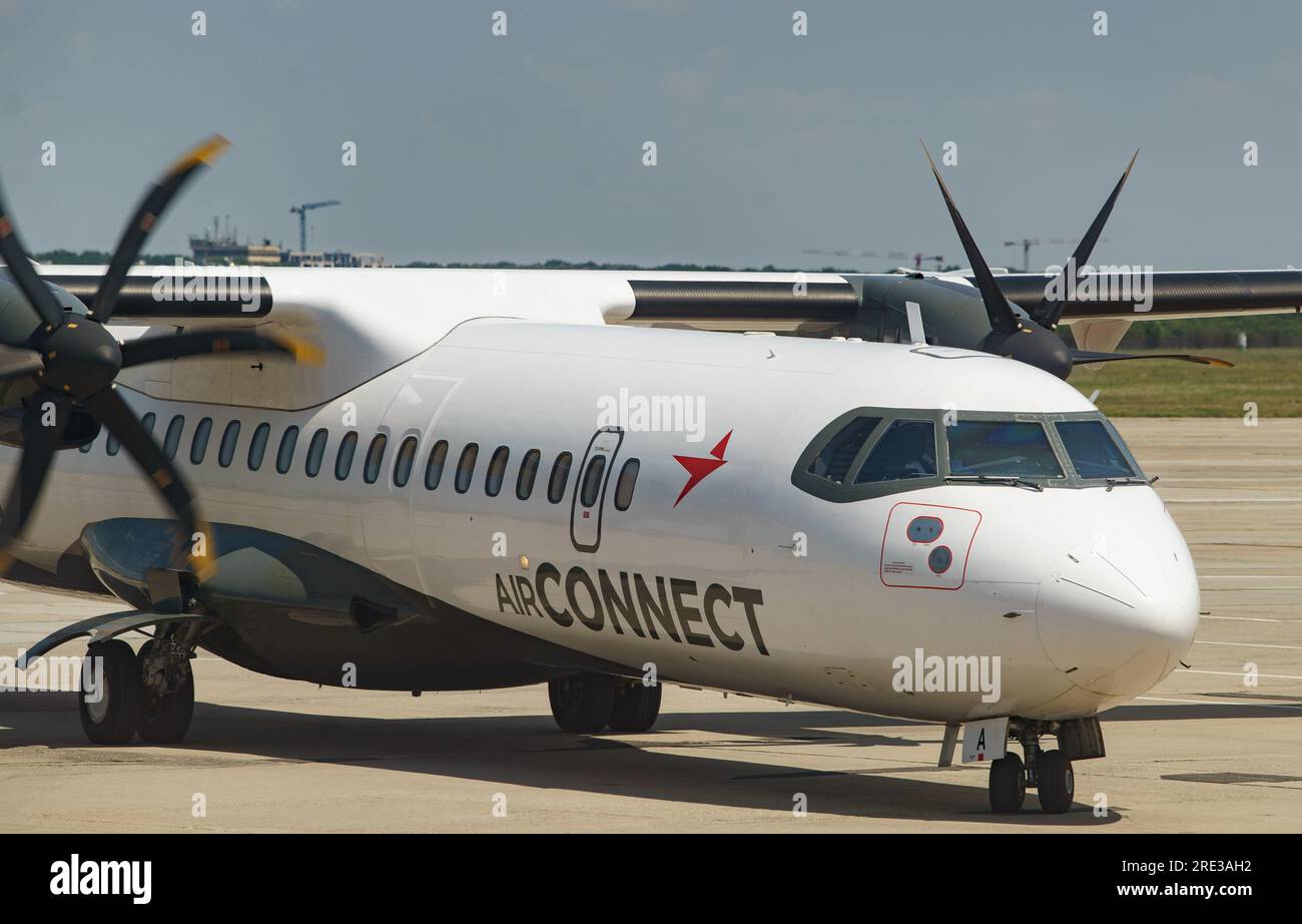 Airconnect aircraft hi-res stock photography and images - Alamy